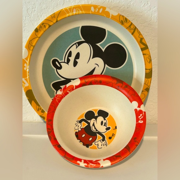 Disney | Other | Disney Mickey Mouse Yellow And Red Dinnerware Set ...